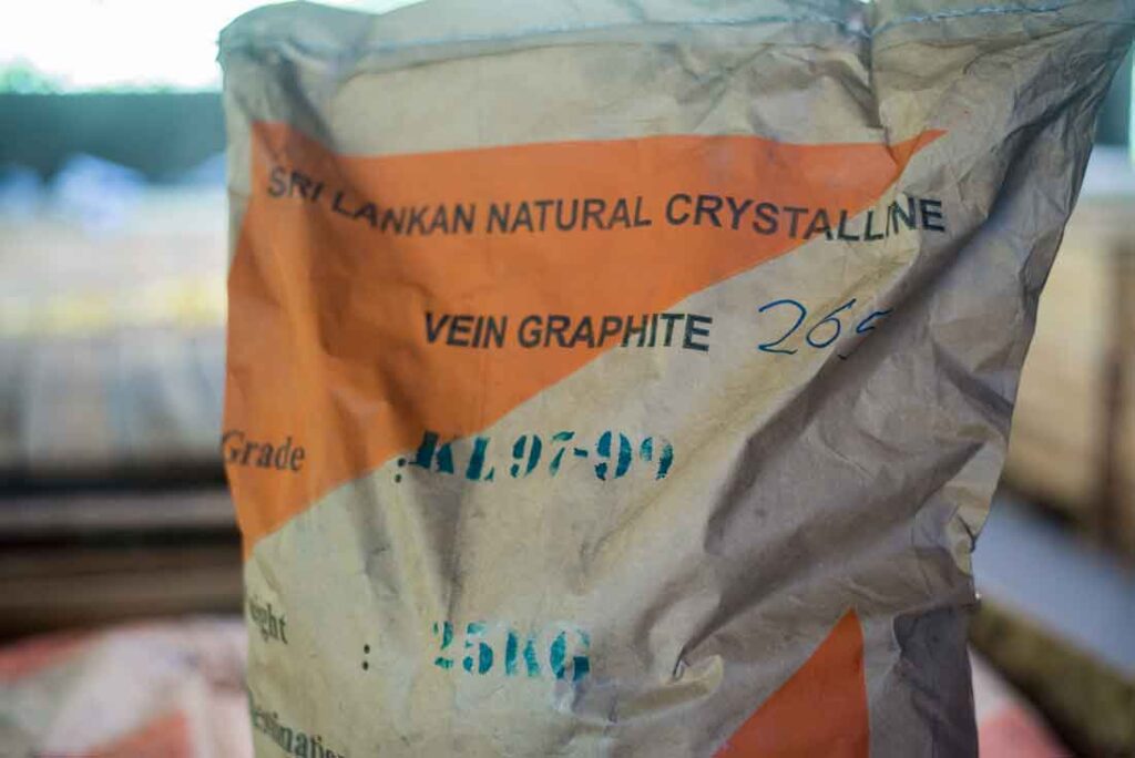 Natural Crystalline Vein Graphite KP 97-99 - KGLL